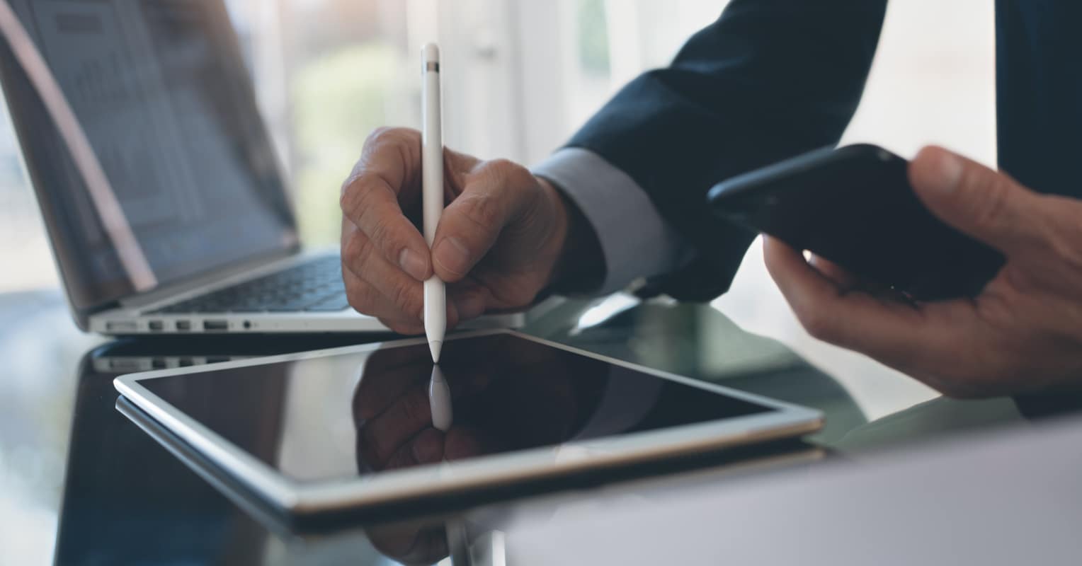 Tech & Entertainment Accessories